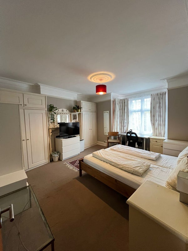 'Short Let Luxury Large Double Hammersmith/Fulham' Room to Rent from ...
