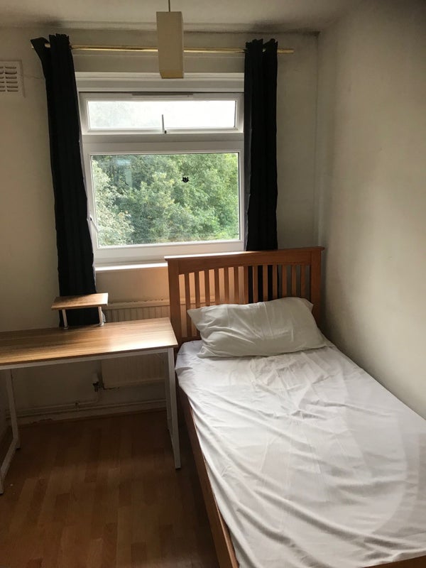 'Single Room, Shared Kitchen, Living Roon' Room to Rent from SpareRoom