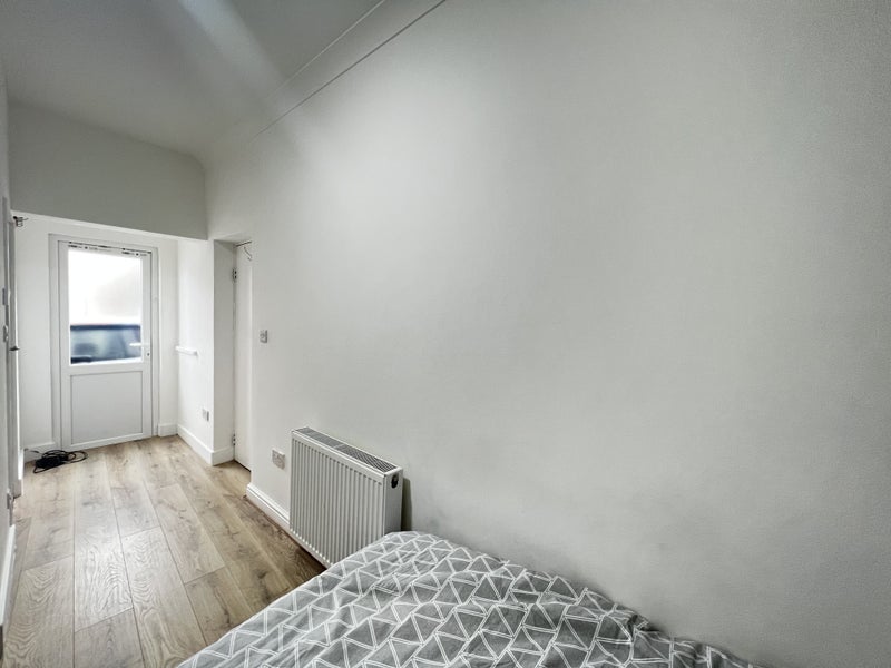 'Small self contained studio room to rent ' Room to Rent from SpareRoom