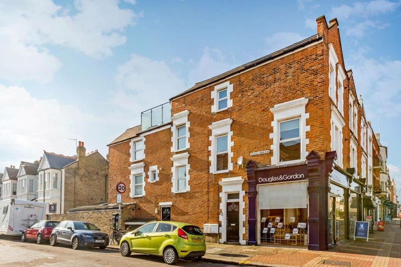 '2 bedroom flat in the heart of Putney ' Room to Rent from SpareRoom