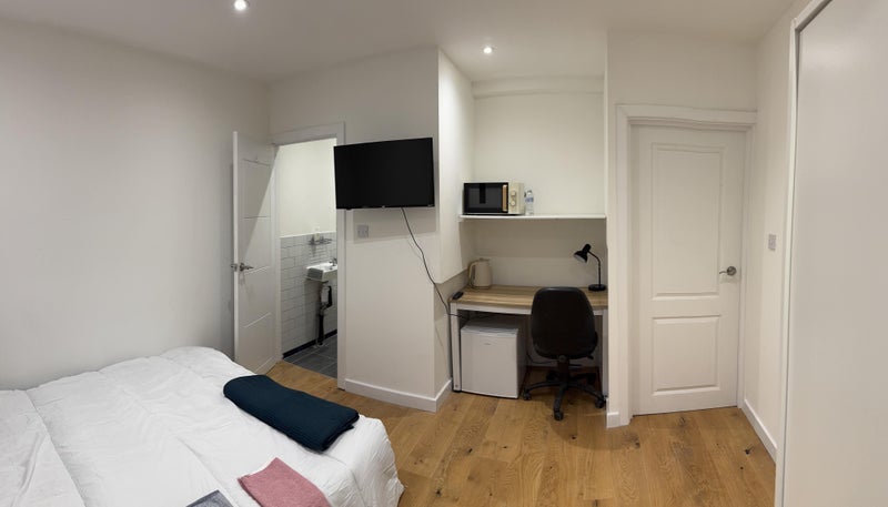 'Cosy En-Suits room by YMS property management' Room to Rent from SpareRoom