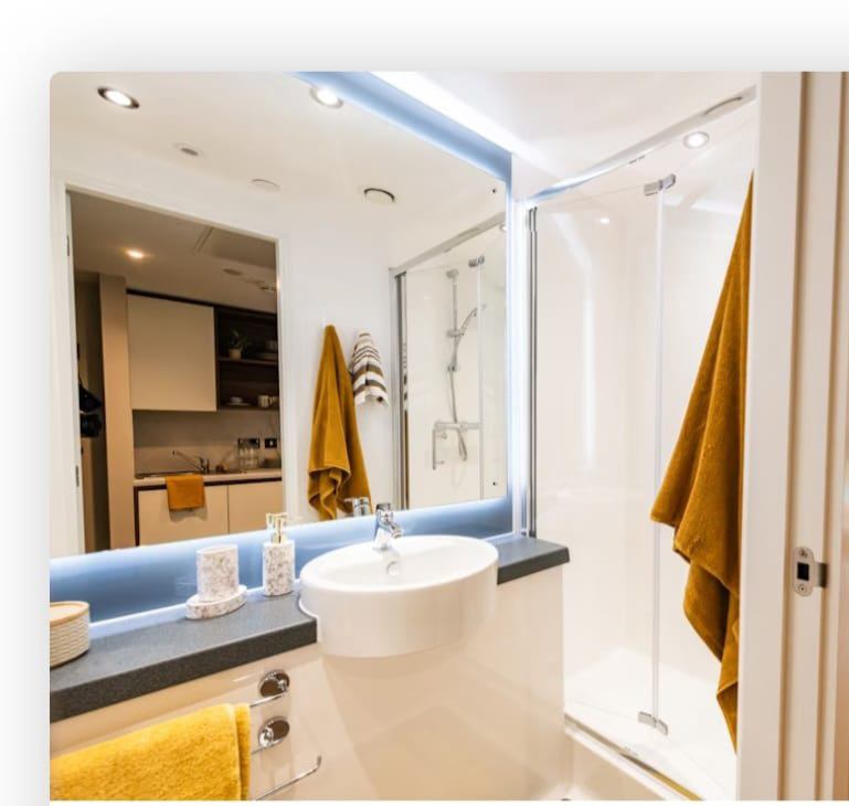 'A studio room Available on the 10th Floor.' Room to Rent from SpareRoom