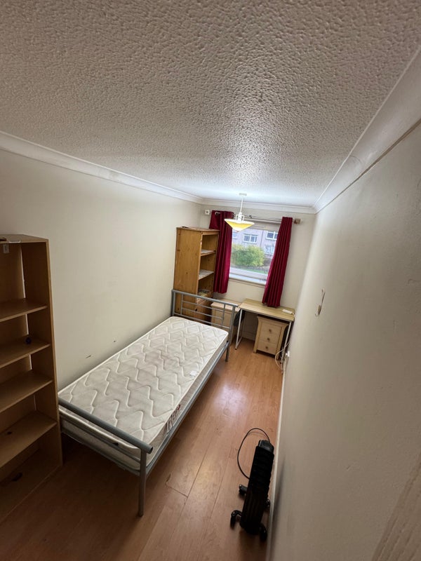 'Student Lodger- Furnished single bedroom, £475 pcm' Room to Rent from ...