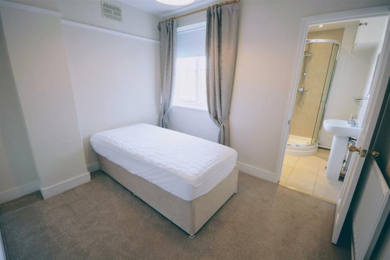 'Ensuite Bedroom To Let ' Room to Rent from SpareRoom