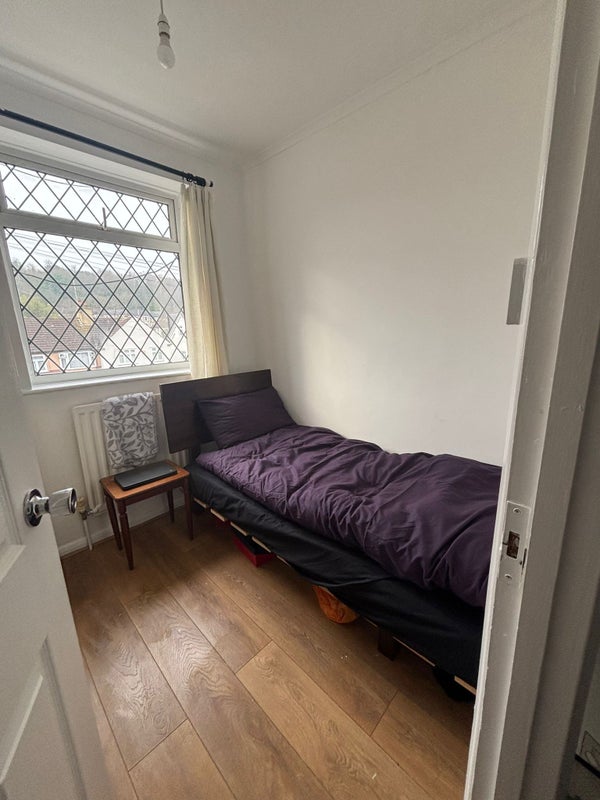 'Single Small Room' Room to Rent from SpareRoom