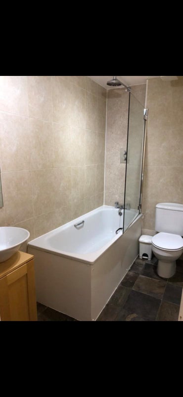 'Cozy Double room with ensuite in Limehouse ' Room to Rent from SpareRoom