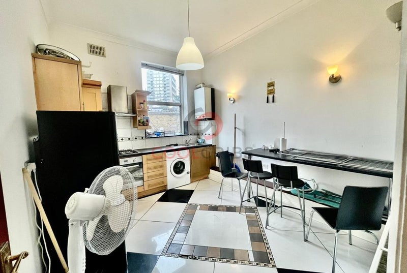 '2 bed in Elgin Avenue, Maida Vale, London, W9' Room to Rent from SpareRoom