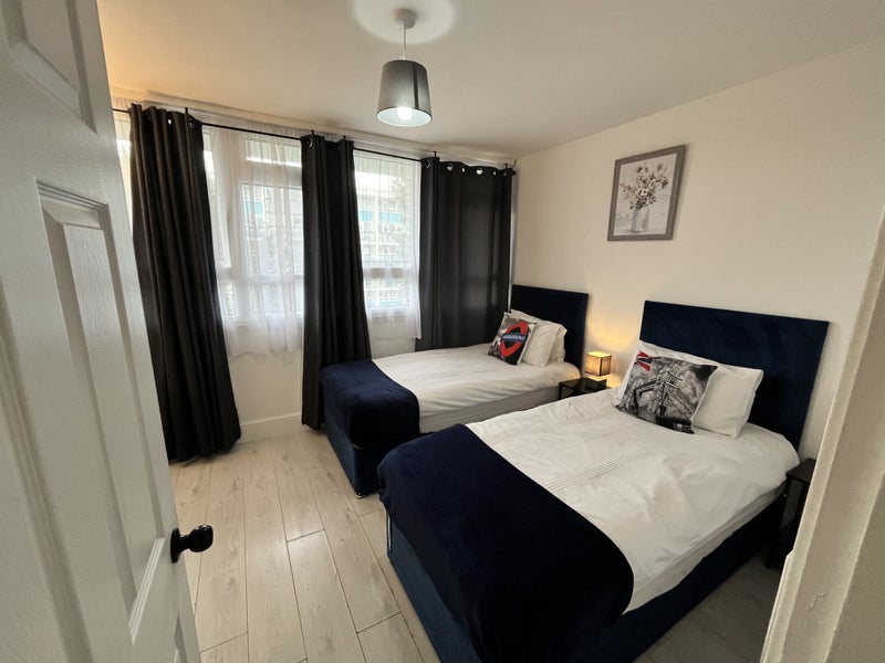 'Save on Rent! Comfortable Flat Share Available Now' Room to Rent from ...