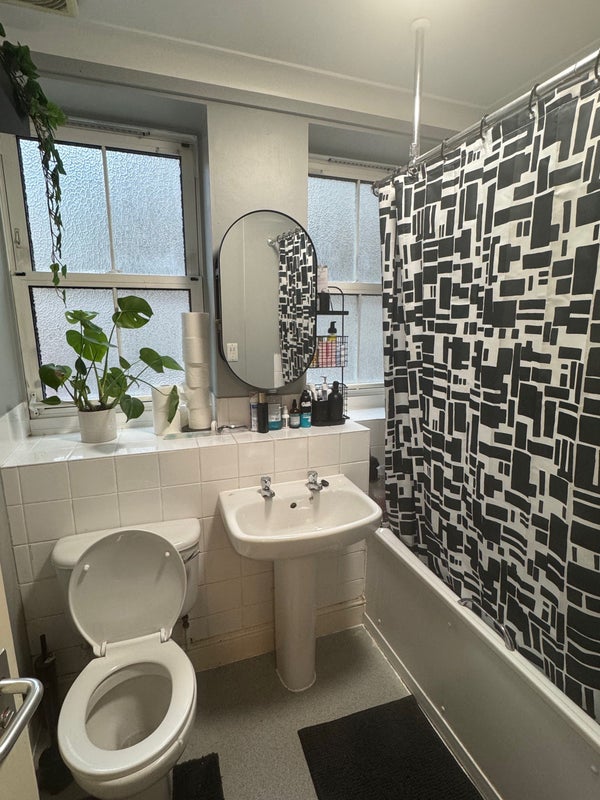 'Big Ben Room Shared Apartment ( Mon - Fri)' Room to Rent from SpareRoom