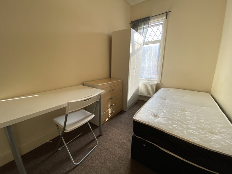'Room 20 Min from Central London' Room to Rent from SpareRoom