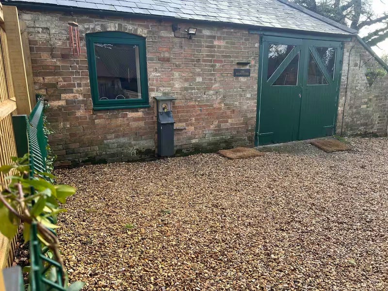 '1 bed studio barn conversion w/private courtyard' Room to Rent from ...