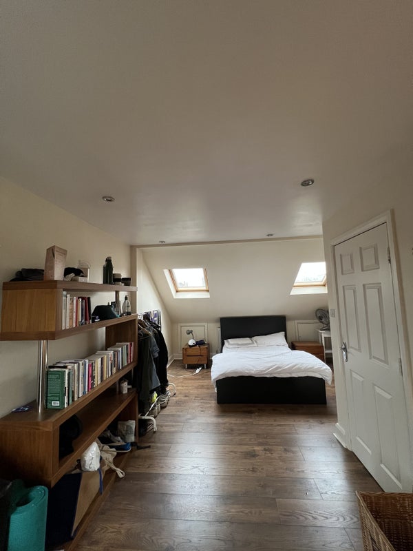 'Spacious double room near Norwood Junction' Room to Rent from SpareRoom