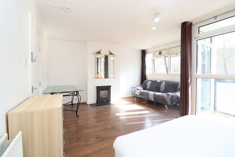 'Riverside Rooms - 2 Singles + Room For Couple' Room to Rent from SpareRoom