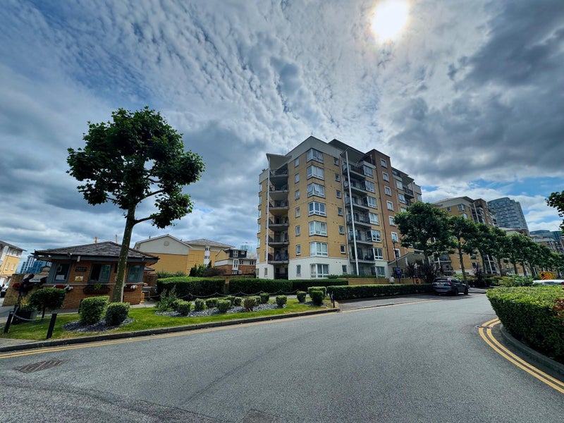 'Stunning Double en-suite With Beautiful O2 View' Room to Rent from ...