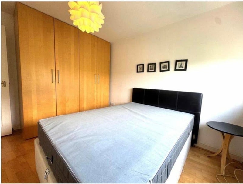 'Double Room close to Gallions Reach Station ' Room to Rent from SpareRoom