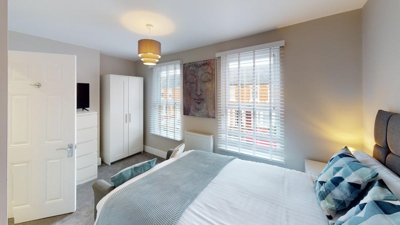 'Double Room with en suite, close to Glos Quays.' Room to Rent from ...