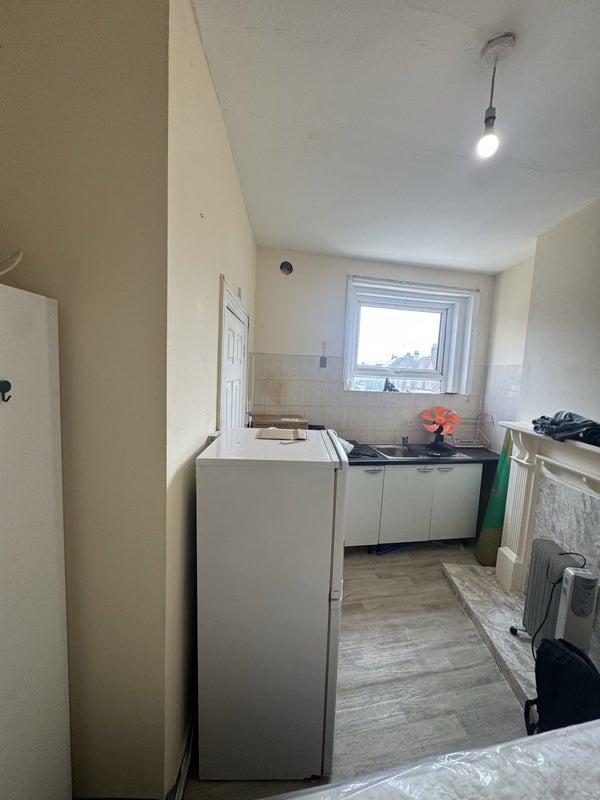 'Studio flat in Tooting All bills included' Room to Rent from SpareRoom