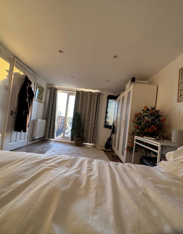 'Flatmate wanted' Room to Rent from SpareRoom