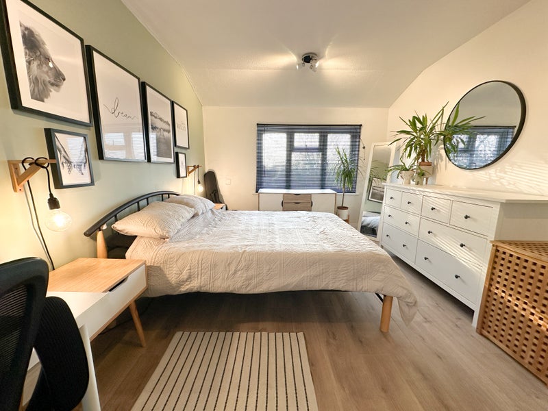 'Two Spacious Double Rooms. Big, clean, Chill House' Room to Rent from ...