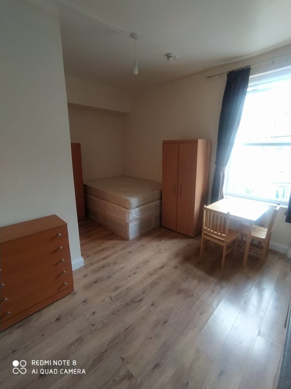 '🌟 Spacious Studio Flat Near Hackney Downs Station' Room to Rent from ...