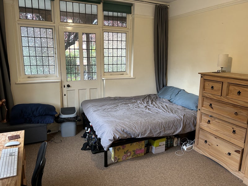 'Four Rooms on Botley Road' Room to Rent from SpareRoom