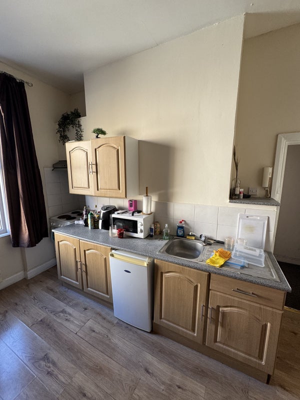 '🌟 Spacious Studio Flat Near Hackney Downs Station' Room to Rent from ...