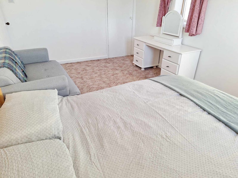 'Short term let in a female only house' Room to Rent from SpareRoom