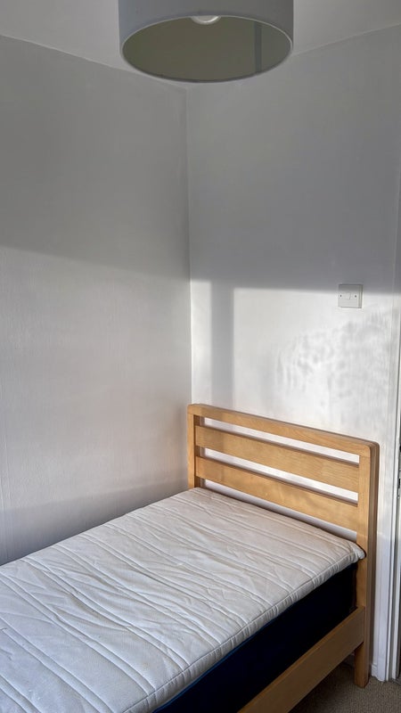 'Single & Double Bedroom in Clean Household' Room to Rent from SpareRoom