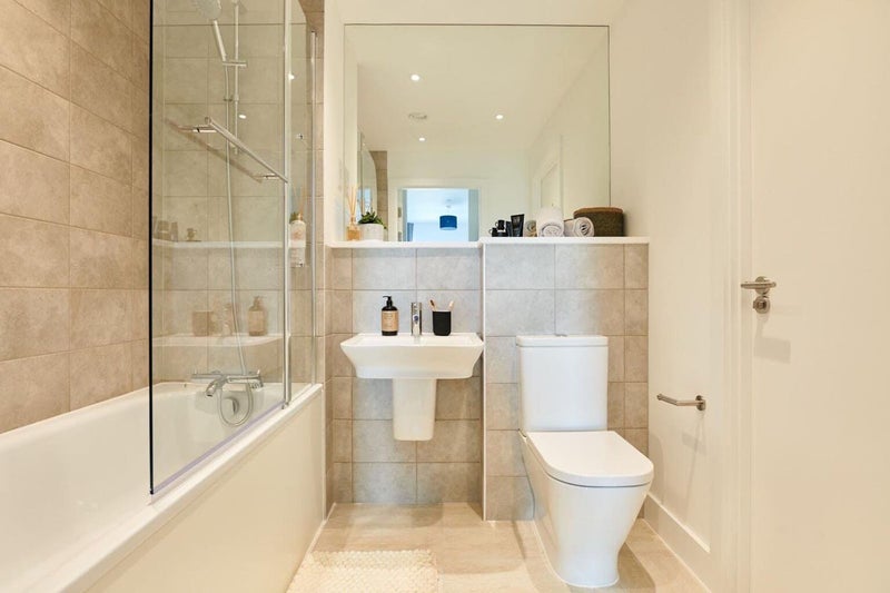'Luxury Double En-Suite Room Available Now' Room to Rent from SpareRoom