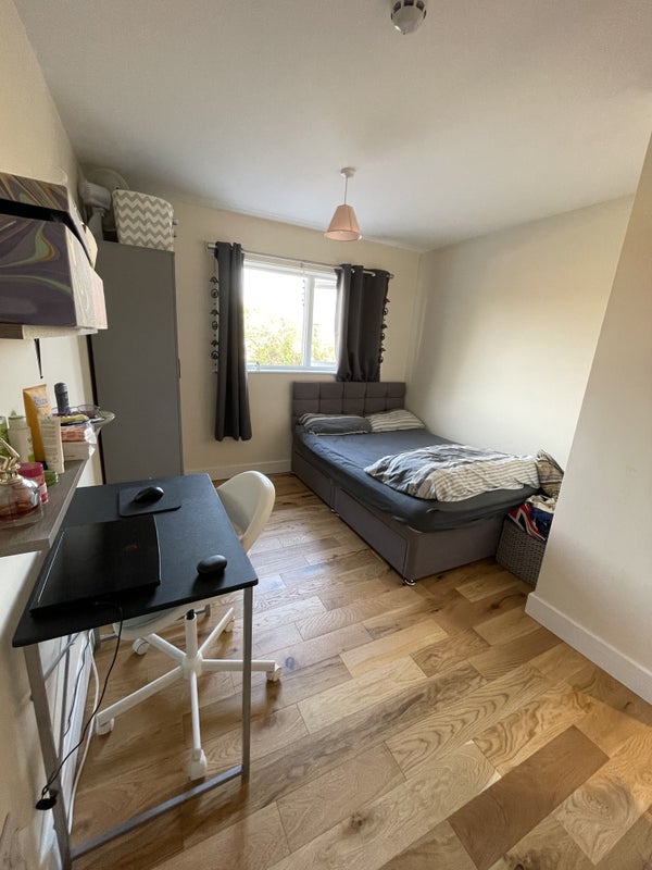 'Double occupancy En-suite room: Headington' Room to Rent from SpareRoom