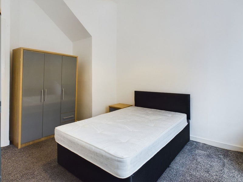 'HMO Room for Rent' Room to Rent from SpareRoom