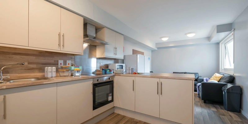 'Ensuite Student Accomodation in Canvas the Heights' Room to Rent from ...