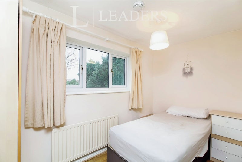 'Nuffield Close - STUDENT' Room to Rent from SpareRoom