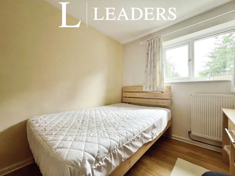 'Nuffield Close - STUDENT' Room to Rent from SpareRoom