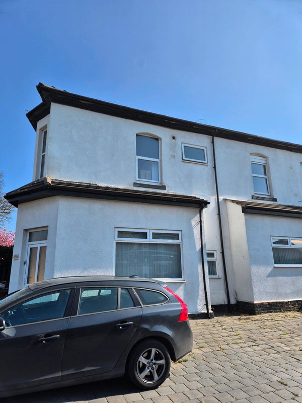 'Shared 2 bed house both rooms need renting' Room to Rent from SpareRoom