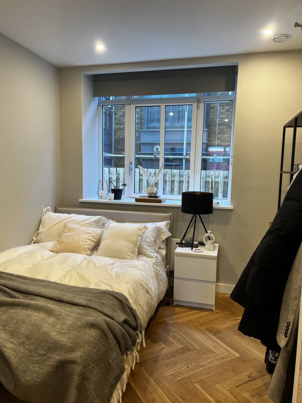 '2 Bed Flat - Clapham Common ' Room to Rent from SpareRoom