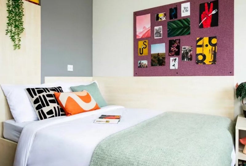 'Only for students (close to UCL and UAL csm)' Room to Rent from SpareRoom