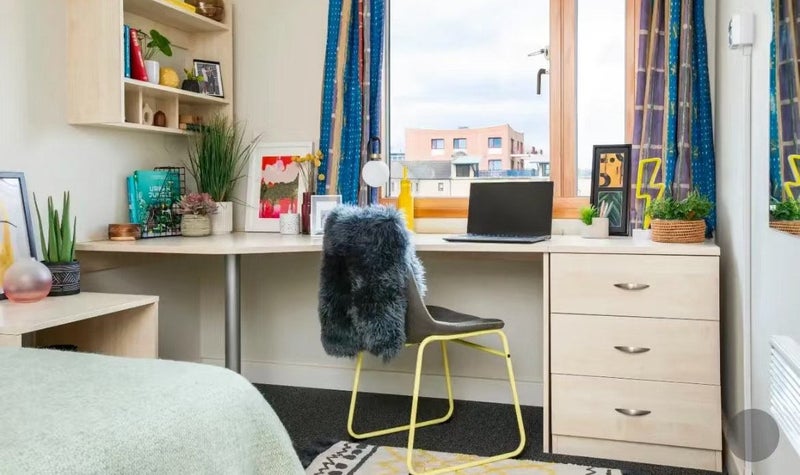 'Only for students (close to UCL and UAL csm)' Room to Rent from SpareRoom