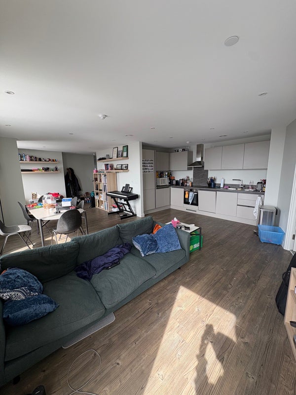 'Stunning room available to rent in Cardiff centre' Room to Rent from ...