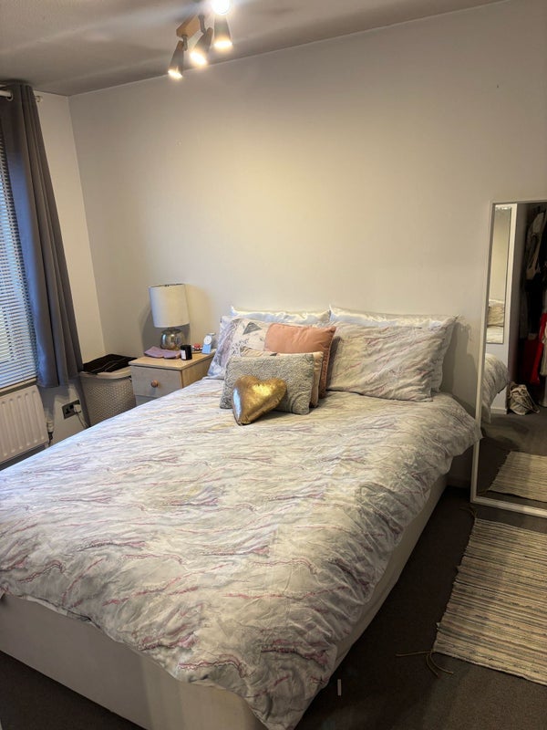 'Bright double bedroom available in maisonette' Room to Rent from SpareRoom