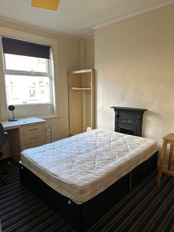 'Urgent Flatmate Wanted' Room to Rent from SpareRoom
