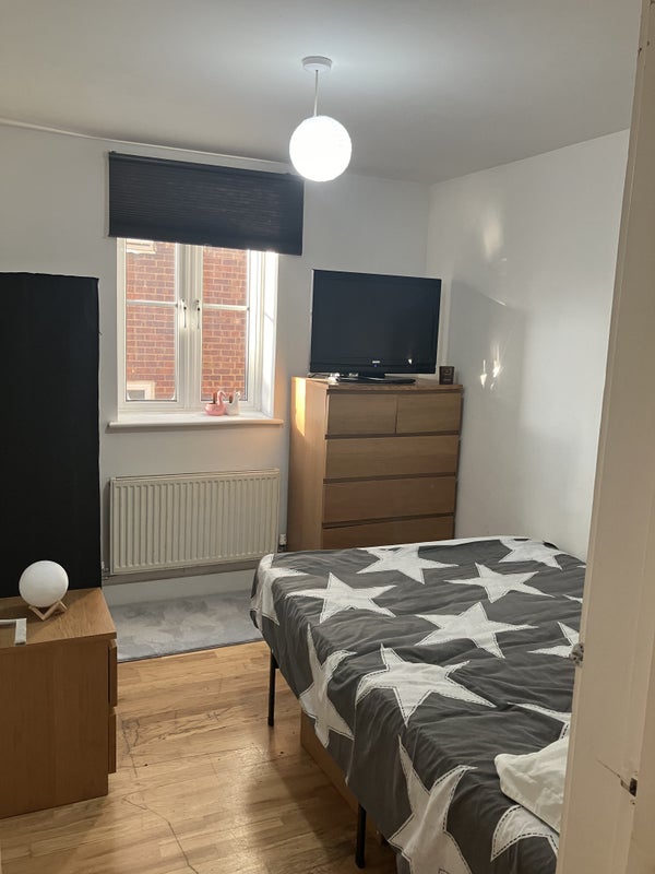 'Pleasant room in good location ' Room to Rent from SpareRoom
