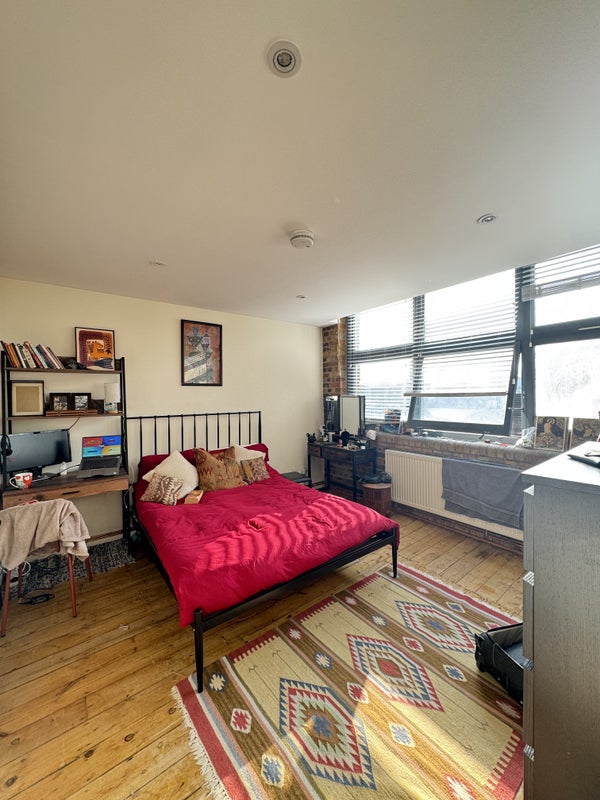 'Gorgeous large room in London Fields Loft ' Room to Rent from SpareRoom