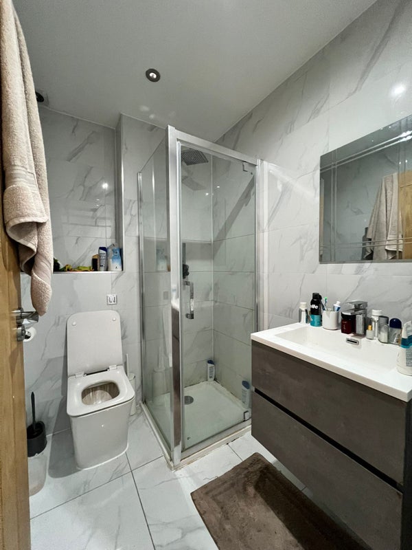 ' High-End Ensuite Room in Central Birmingham ' Room to Rent from SpareRoom