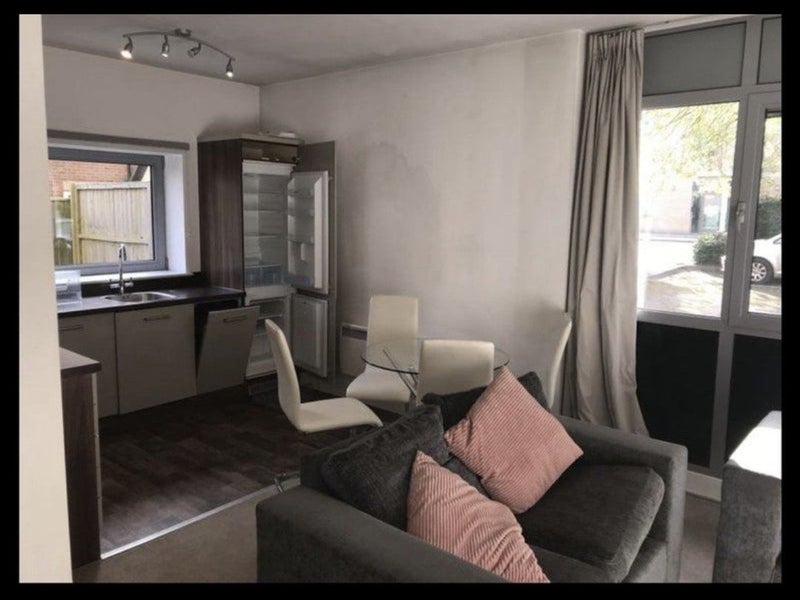 'Ready To Move In! Ideal For Working Couples' Room to Rent from SpareRoom