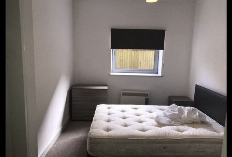 'Ready To Move In! Ideal For Working Couples' Room to Rent from SpareRoom