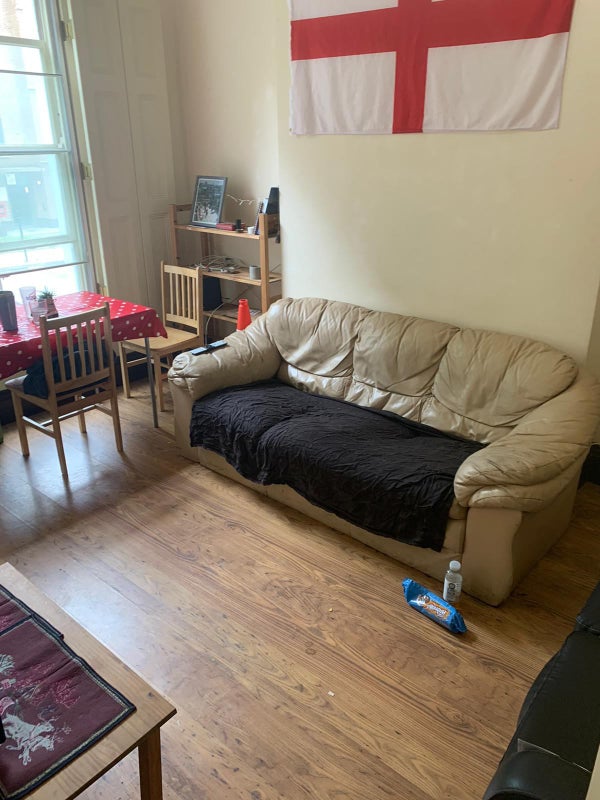 'Bed Room For Rent in 4 Bedroom Camden Flat ' Room to Rent from SpareRoom
