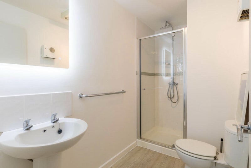 'Spacious En-suite Double room- Central Leeds' Room to Rent from SpareRoom