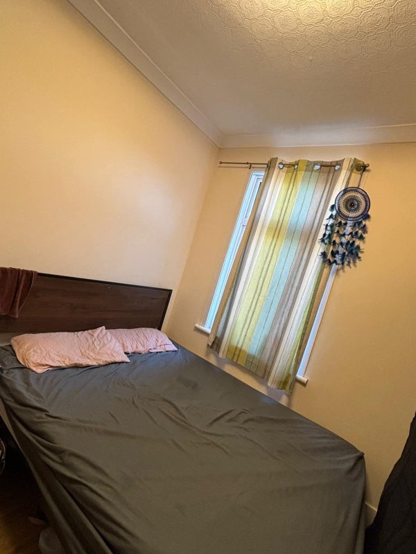 'Two Cosy Double room en-suite in East Ham' Room to Rent from SpareRoom