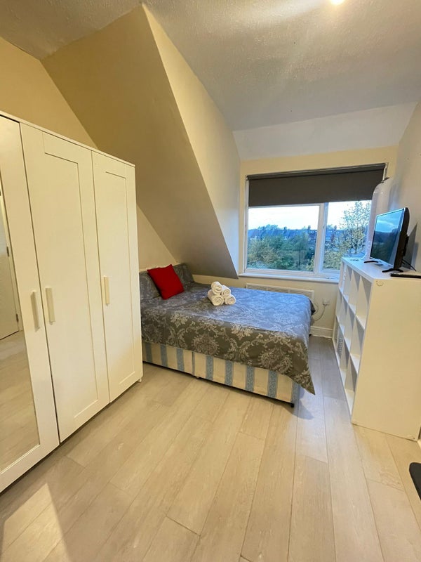 'Modern Studio Flat – All Bills Included – ' Room to Rent from SpareRoom